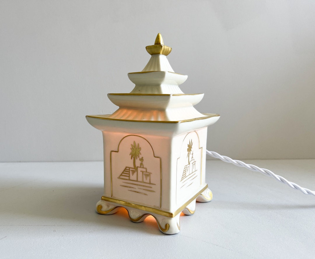 Small Art Deco Pagoda Night Light in Porcelain, Early 20th Century, Dlg ...