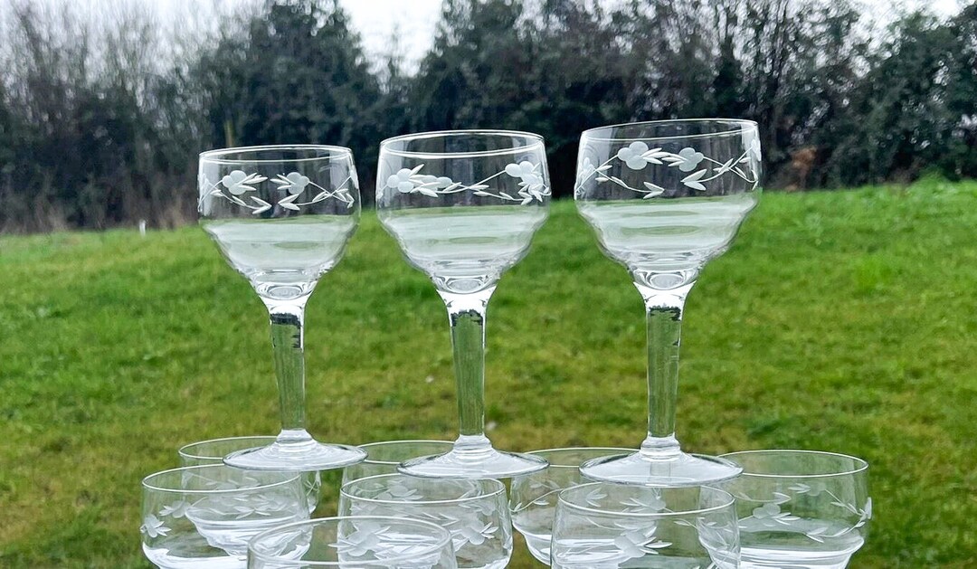 9 Large Water or Wine Glasses From the 50s - Etsy