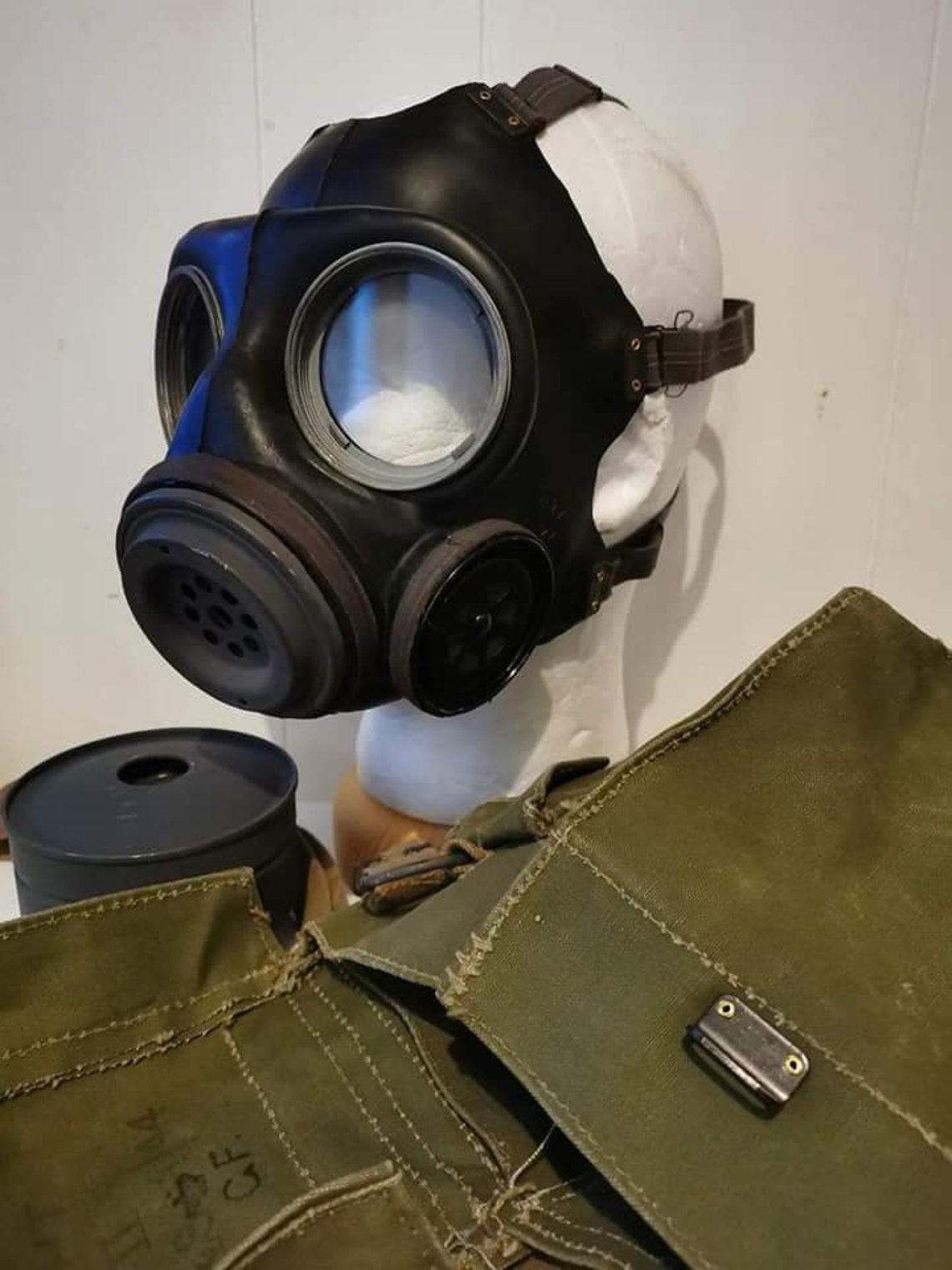 British Army Ww2 1940s Lightweight Gas Mask - Etsy UK
