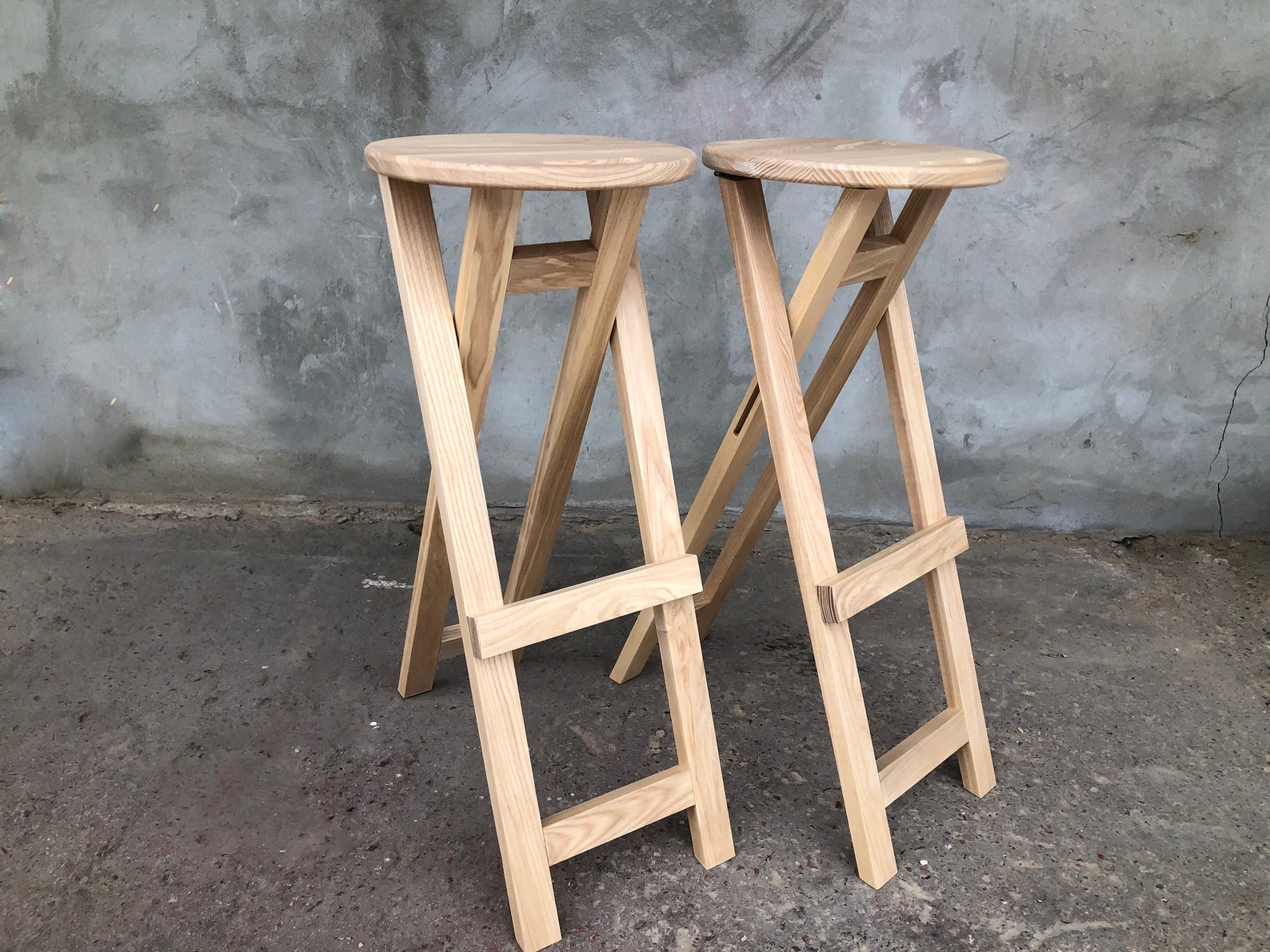 Ash Round Wooden Folding Stool, Foldable Wooden Stool With Circular ...