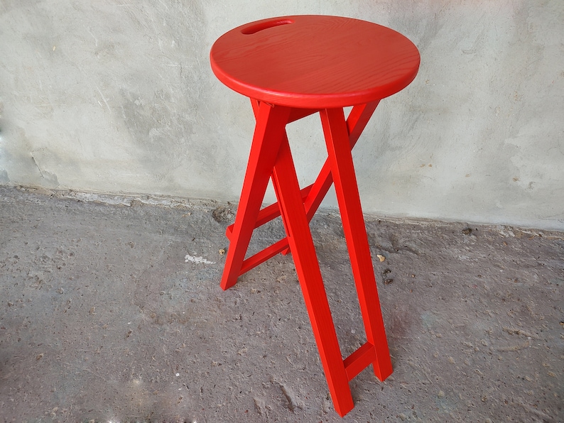 Gray Foldable Wooden Stool With Circular Seat and Handle Portable and ...