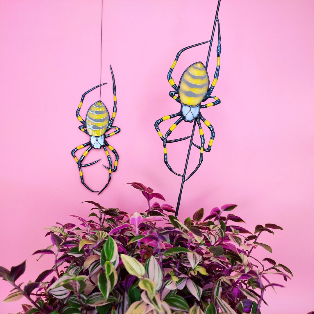 Yellow Garden Spider Stained Glass Plant Stake. Unique Spider - Etsy UK