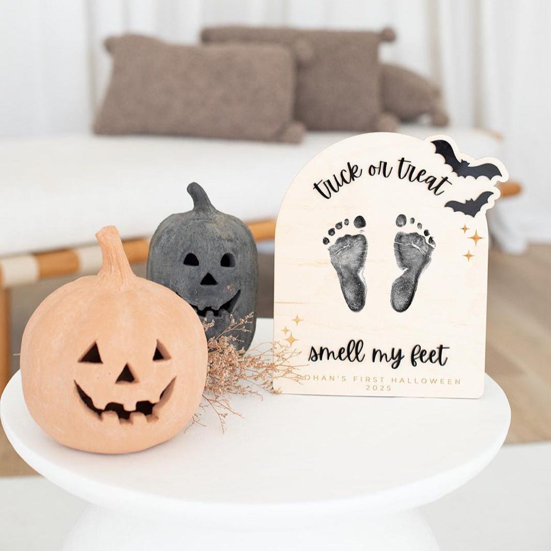 Halloween Footprint or Handprint Art Sign | Trick or Treat | My Little ...