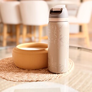 Magnolia Flower Engraved 32oz Tumbler | Owala Freesip Water Bottle ...