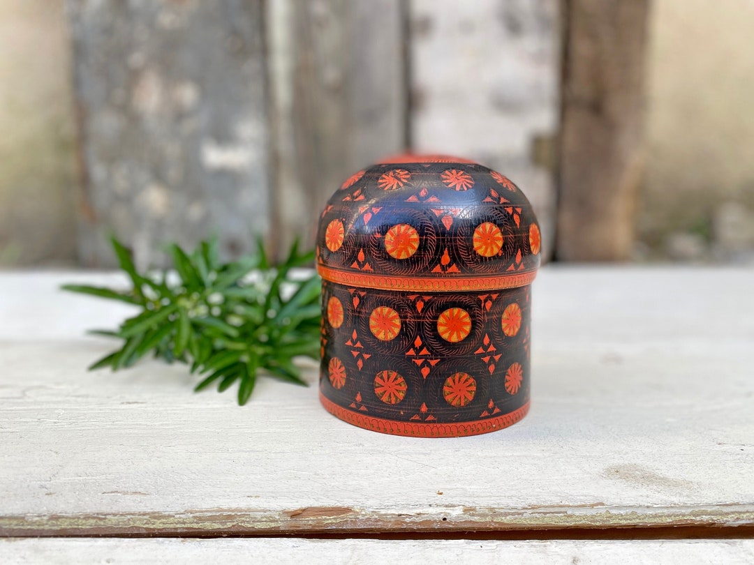 Vintage Wood Kumkum Powder Tika Box / Domed Lid Lacquered Jewellery Box ...