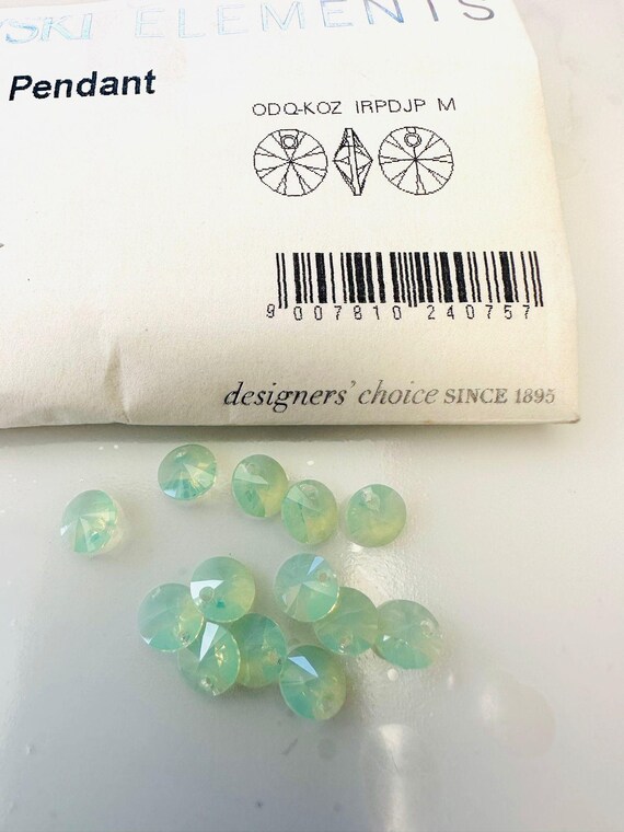 8pcs Swarovski Chrysolite opal 6428 Rivoli Pendants Genuine 8mm