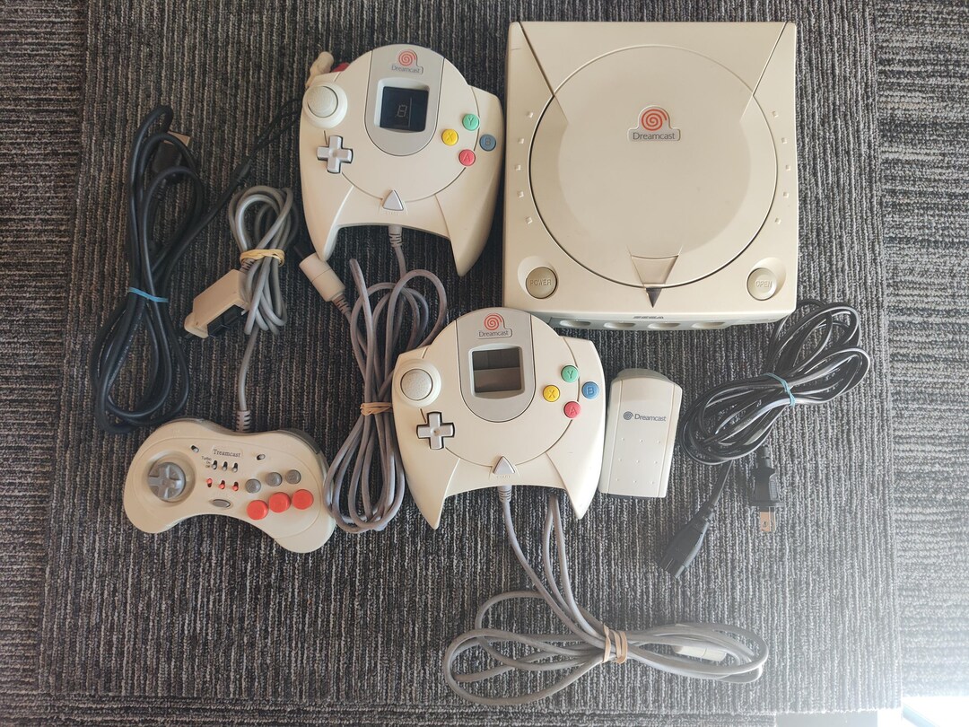 Retro Gaming SEGA Dreamcast Launch Edition Home Console, 3 Controllers ...