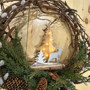 Evergreen Pine Christmas Wreath, Modern Christmas Decoration ...