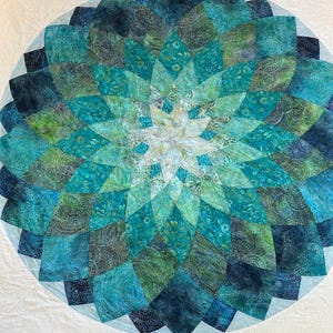 Handmade Giant Blue Dahlia Quilt - Etsy