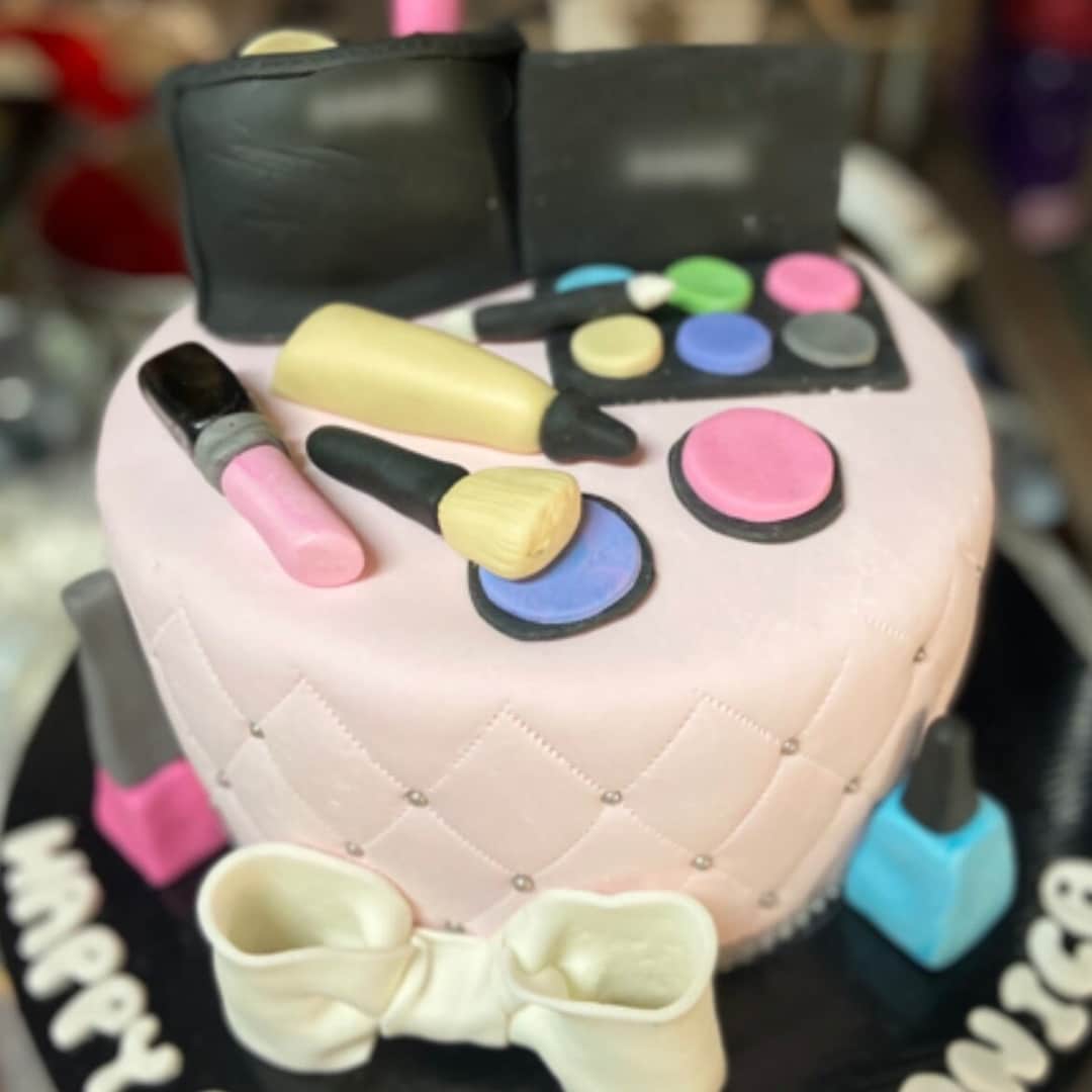 Make up Fondant Cake Topper - Etsy