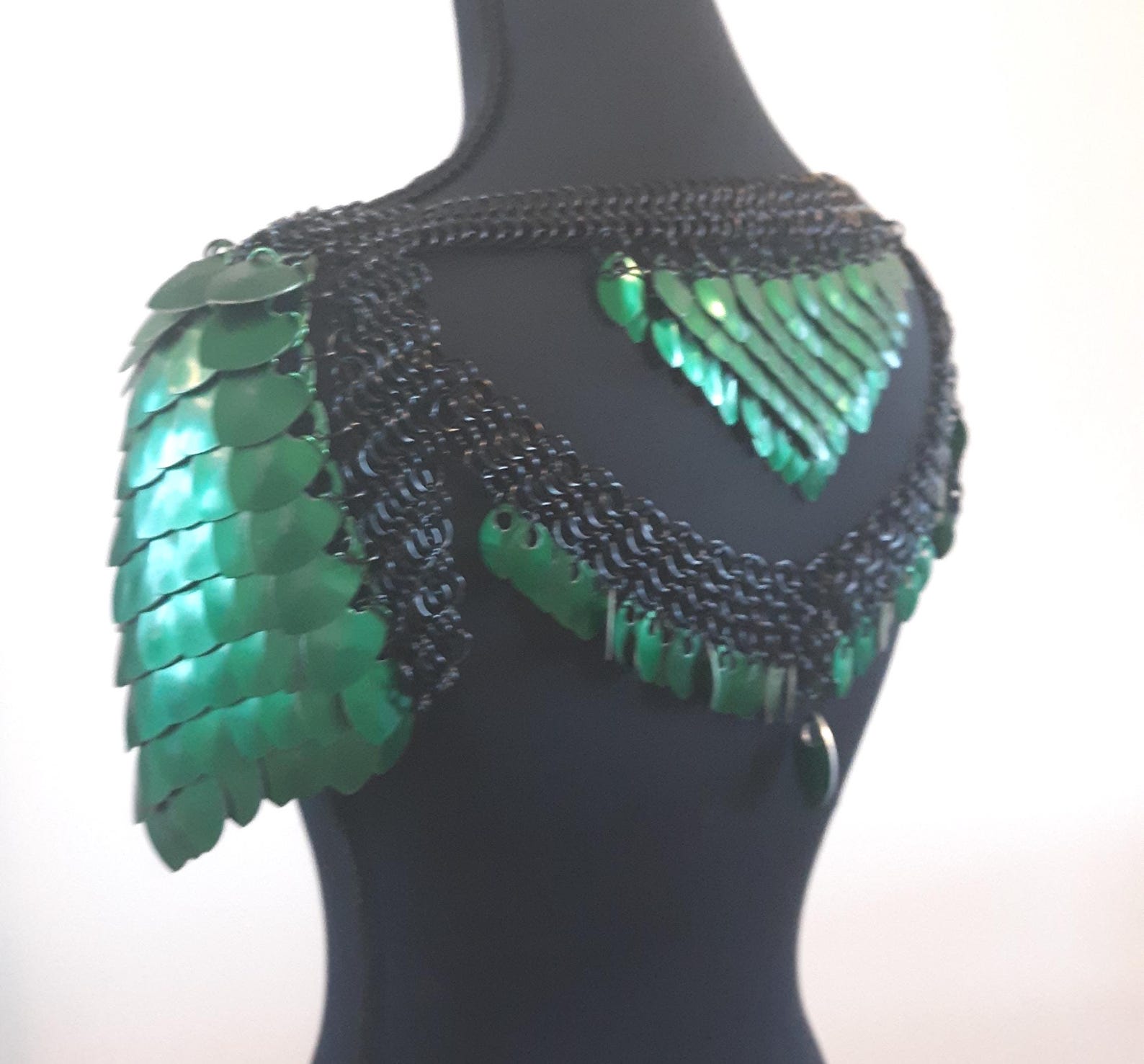 Keres Chainmail Shoulder Armor With Fringe Scalemail Shoulder Armor ...