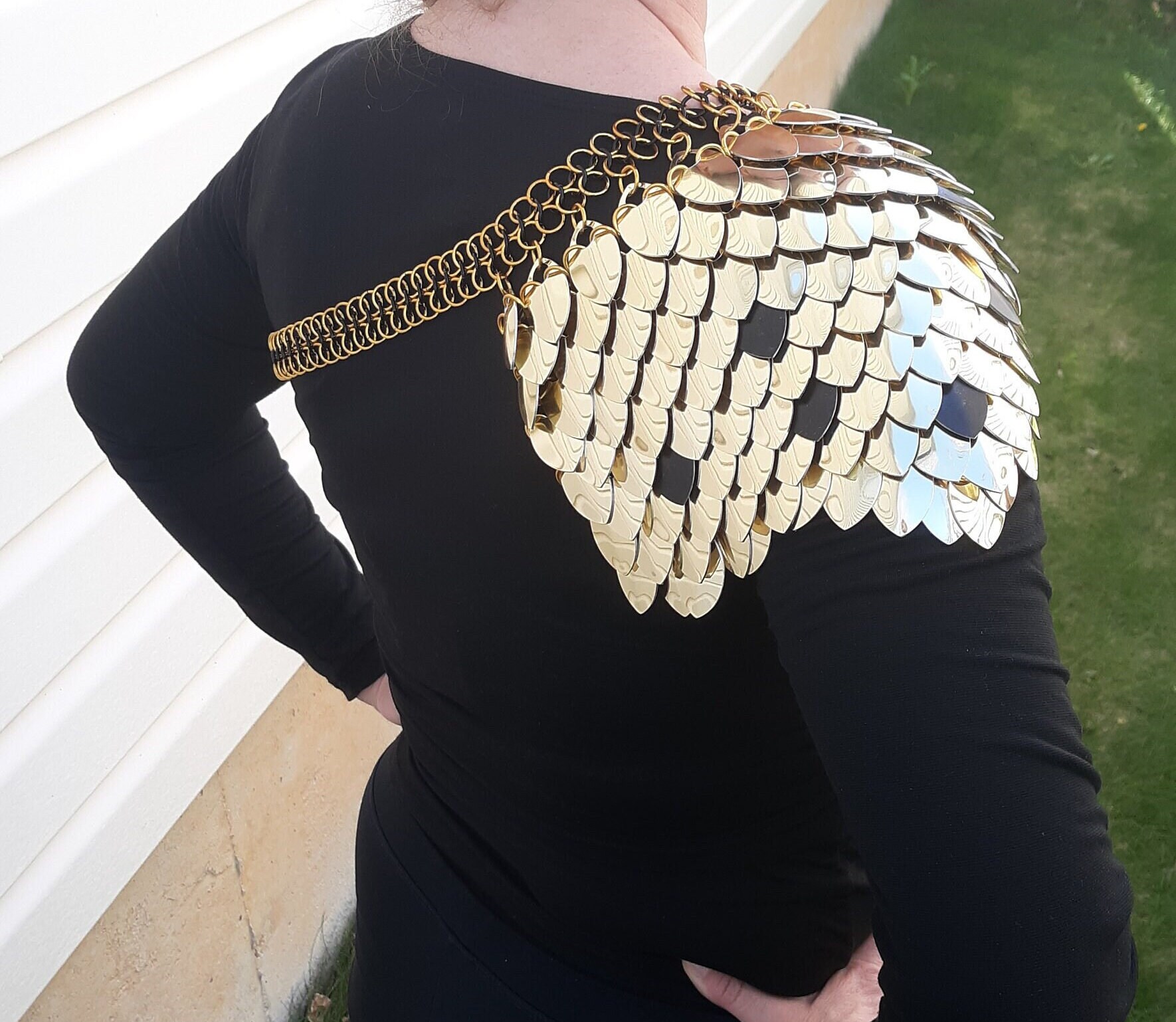 Pixi Chainmail Shoulder Armor With Fringe Scalemail Shoulder Armor With ...