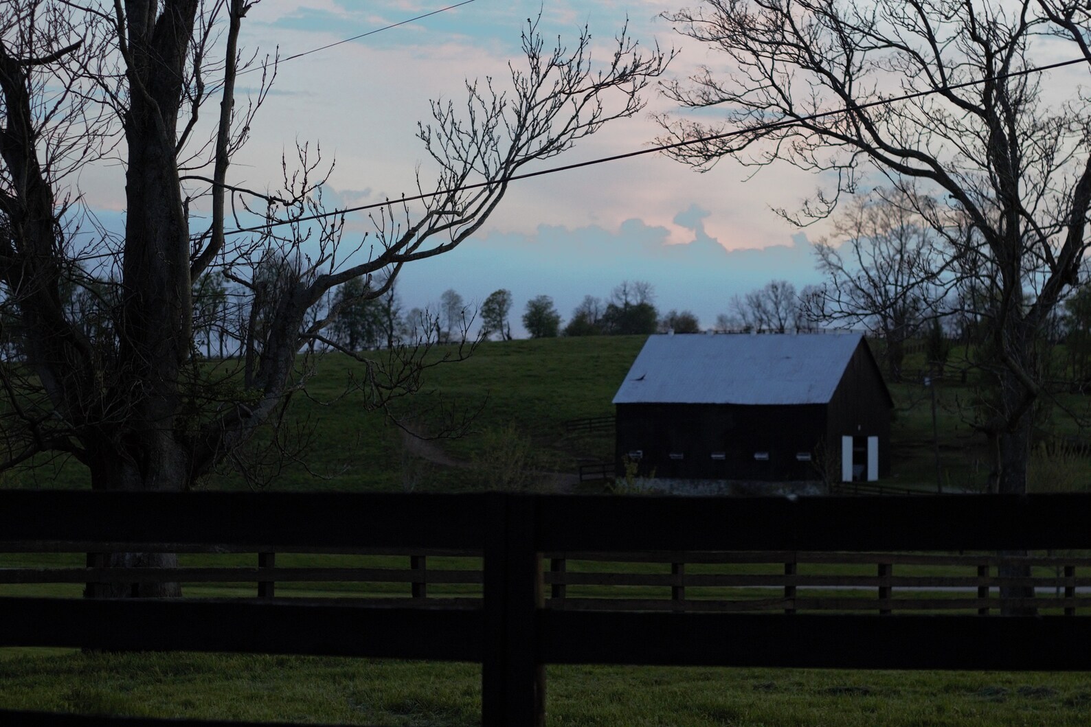 County Scene in Kentucky Horse Farm Barn Digital Print - Etsy