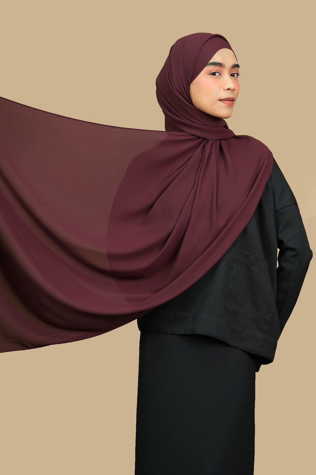 HAJIRA Premium Rectangular Plain Scarf Hijab Ordinary in Plum with ...