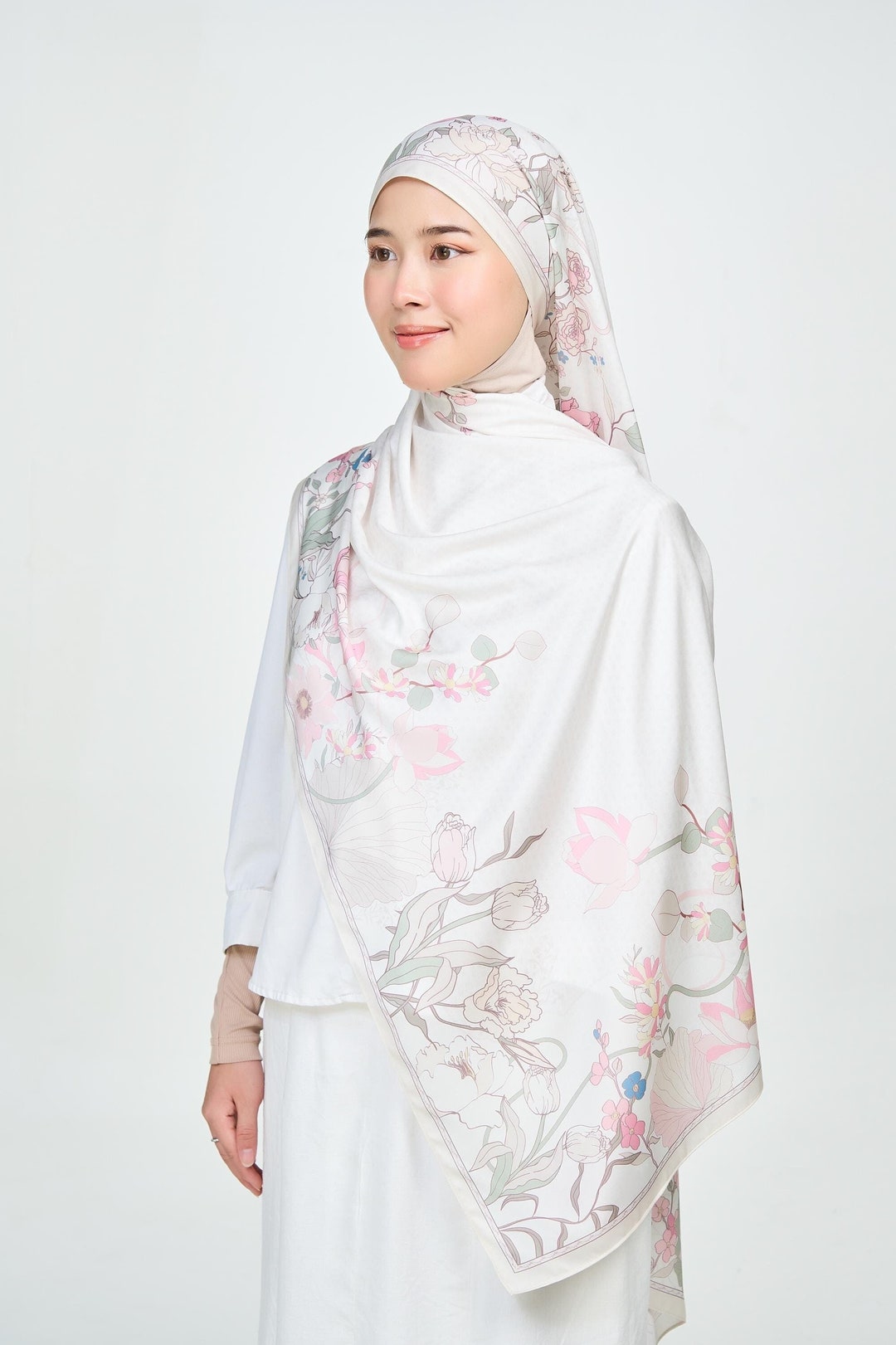 Van De Cane Satin Silk Hijab: Nuhaa Collection - Etsy