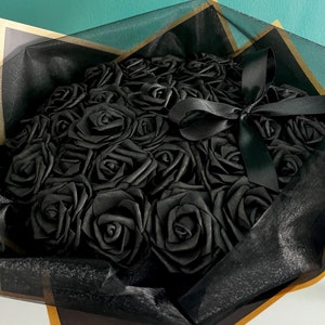 Black and Gold Eternal Rose Bouquet Flowers Black Roses Gift Ideas ...