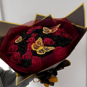 Red Black and Gold Eternal Rose Bouquet Flowers Black Roses Gift Ideas ...