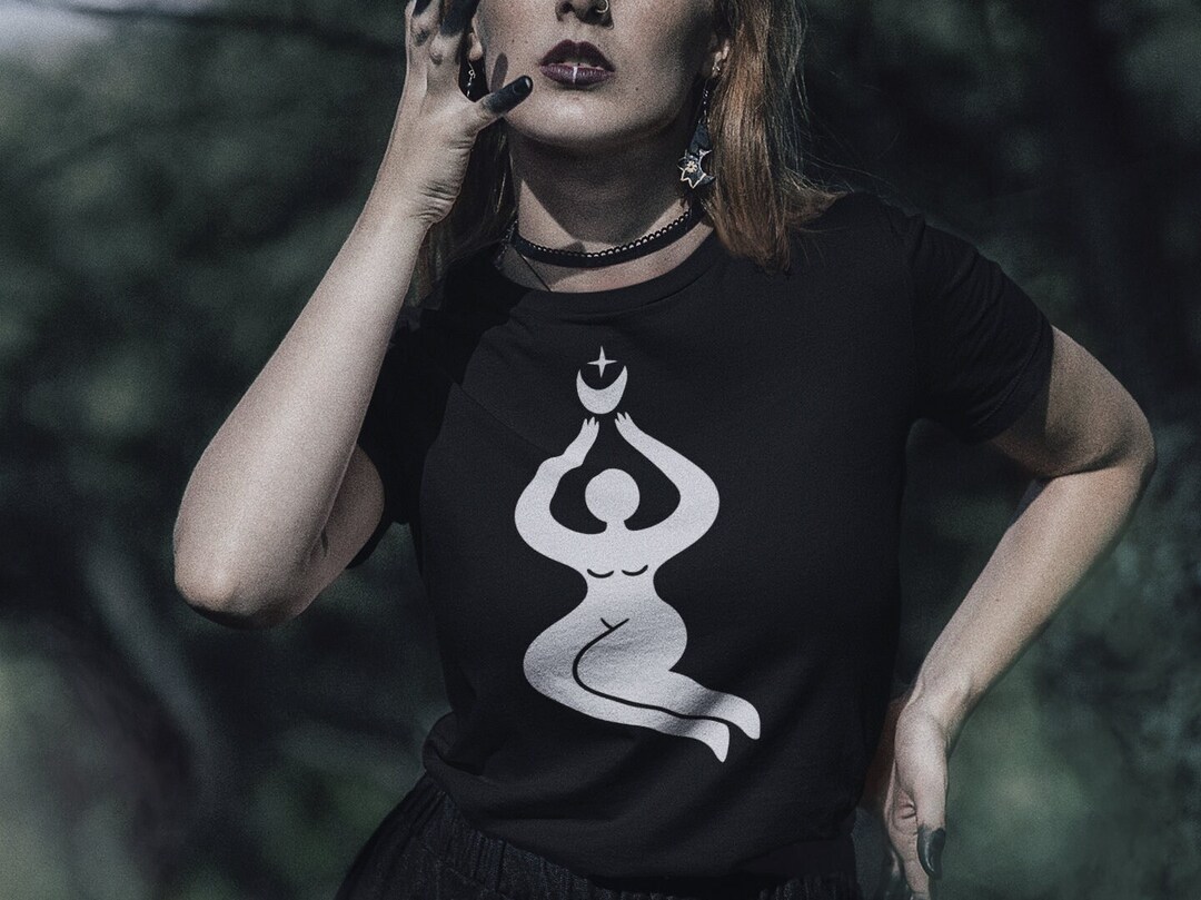 Wicca Tshirt Lady Goddess - Wicca Symbol - Witchcraft Inspired Graphic ...