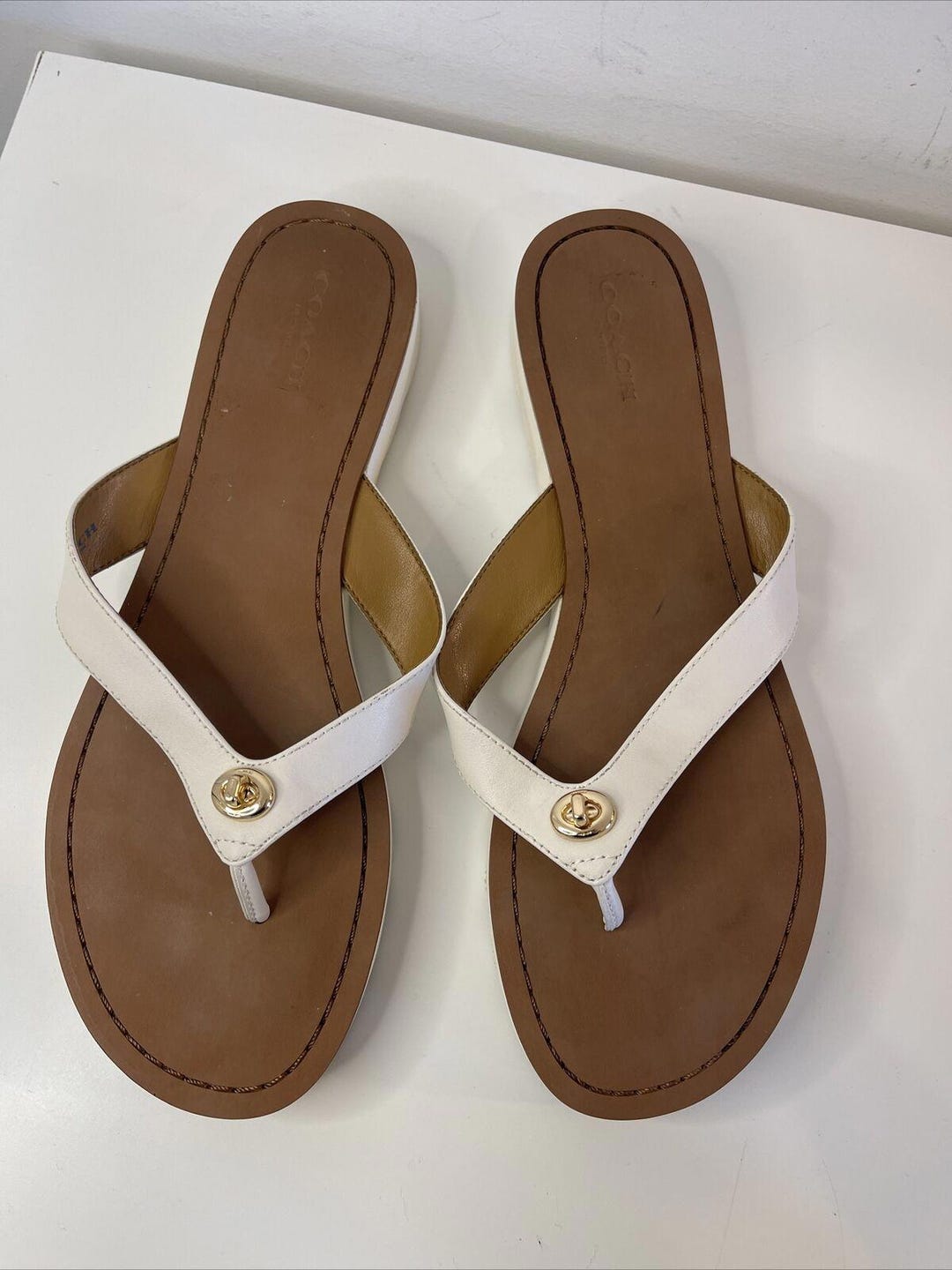 Coach Shelly Flip Flops Leather Thong Flats Sandals Heart Size 9.5 ...