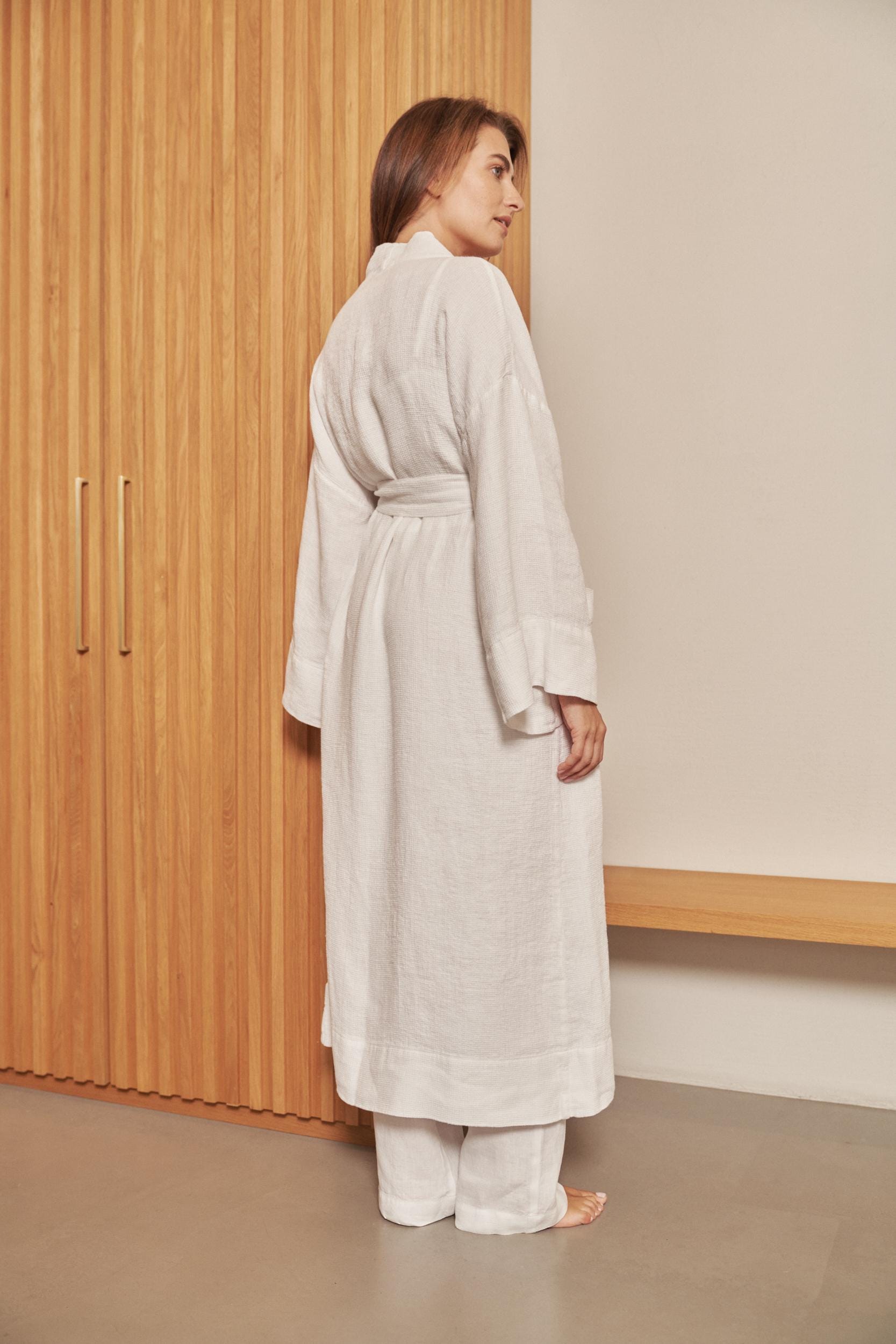 Luxurious White Linen Robe, Lightweight and Breathable Bathrobe With ...