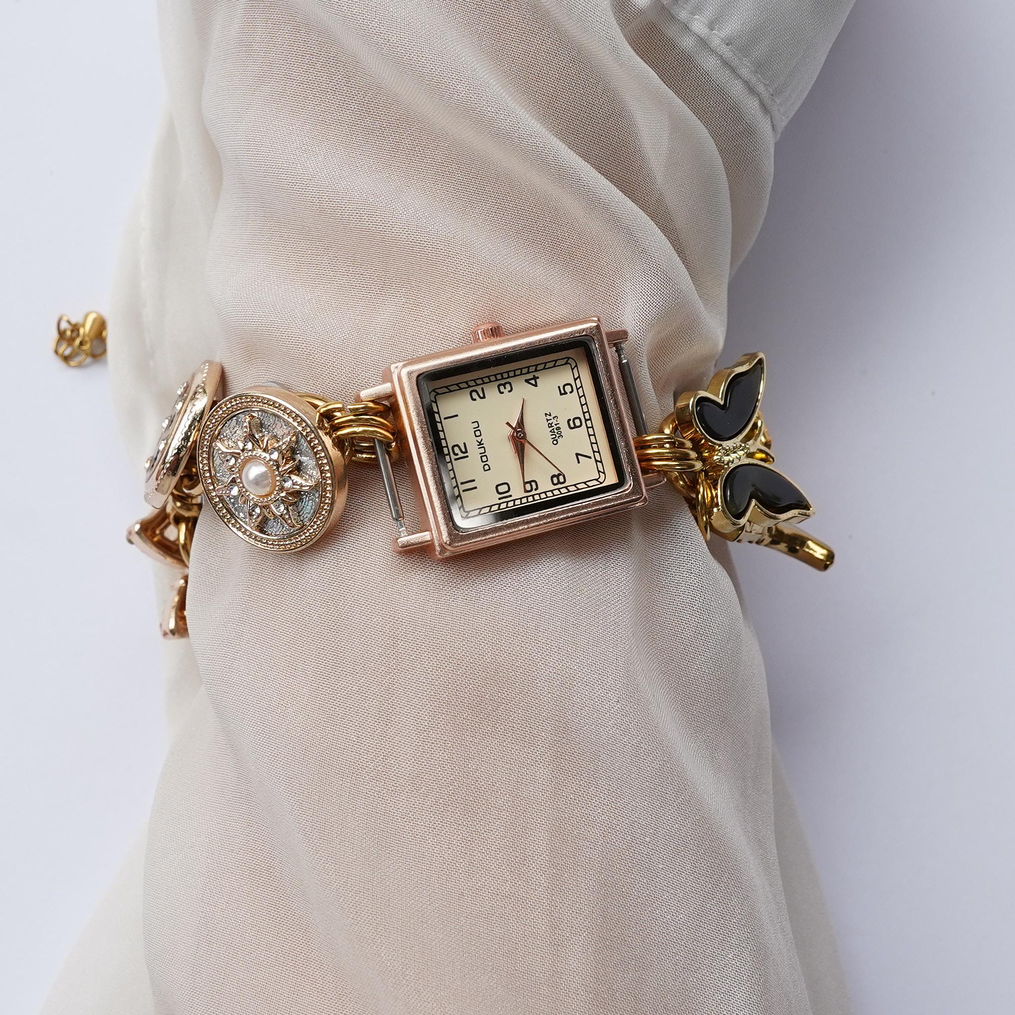 Y2K Aesthetic Watch Bracelet, Shiny Metallic Clock and Star Charm ...