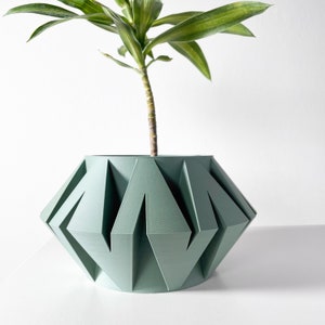 Modern Accordion-inspired Planter | Elegant Textured Design for Stylish ...