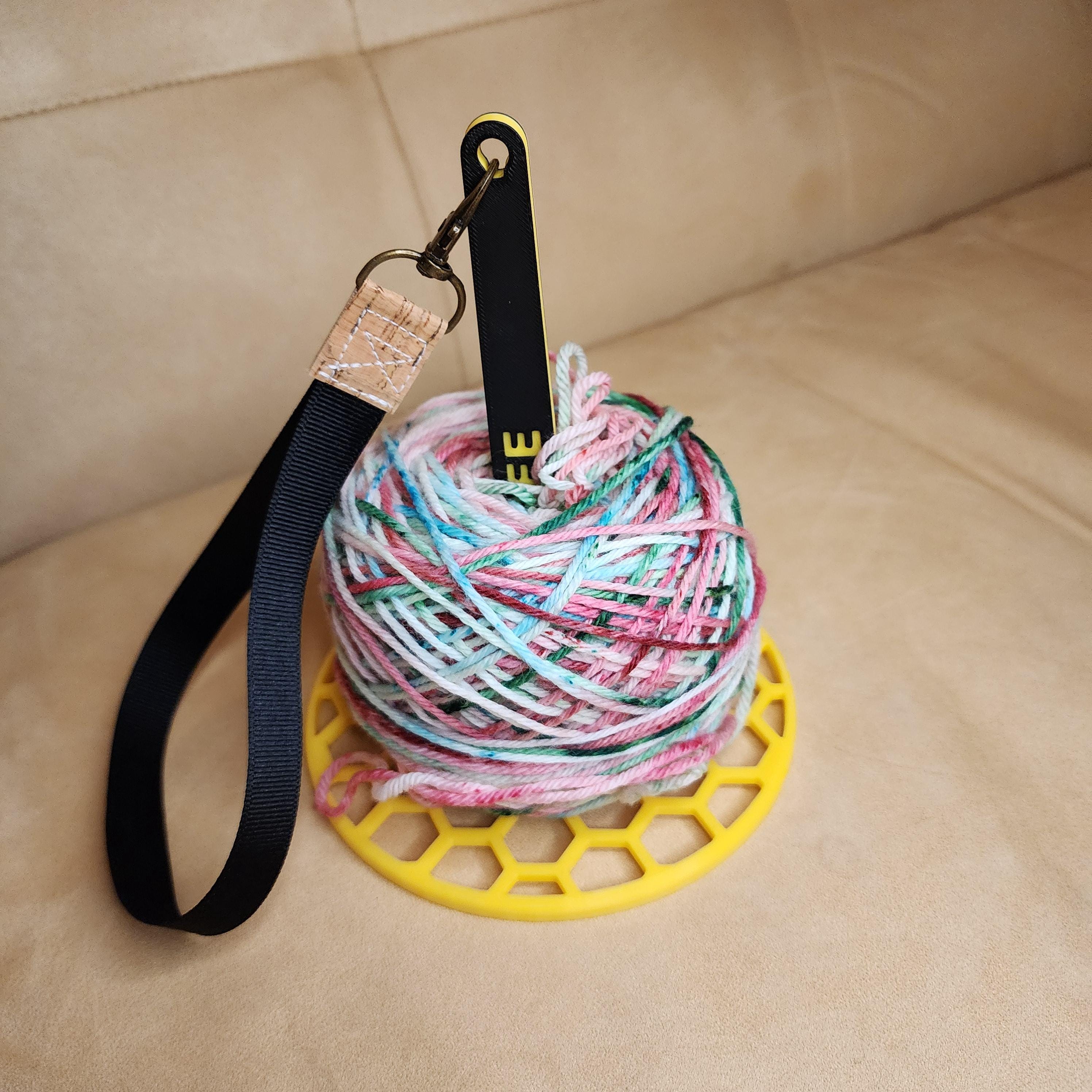 Portable Mini-minder Yarn Holder – 3D Printed Knitting Accessory - Etsy