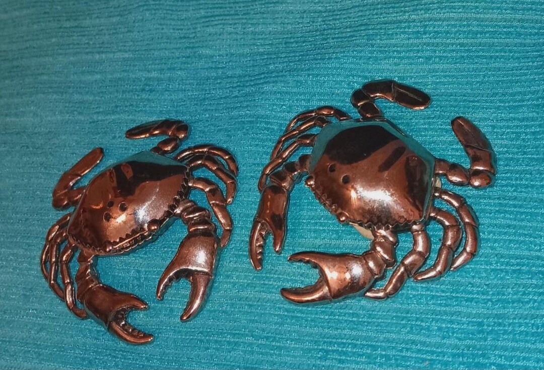 Shell Crab Salt and Pepper Shakers - Etsy
