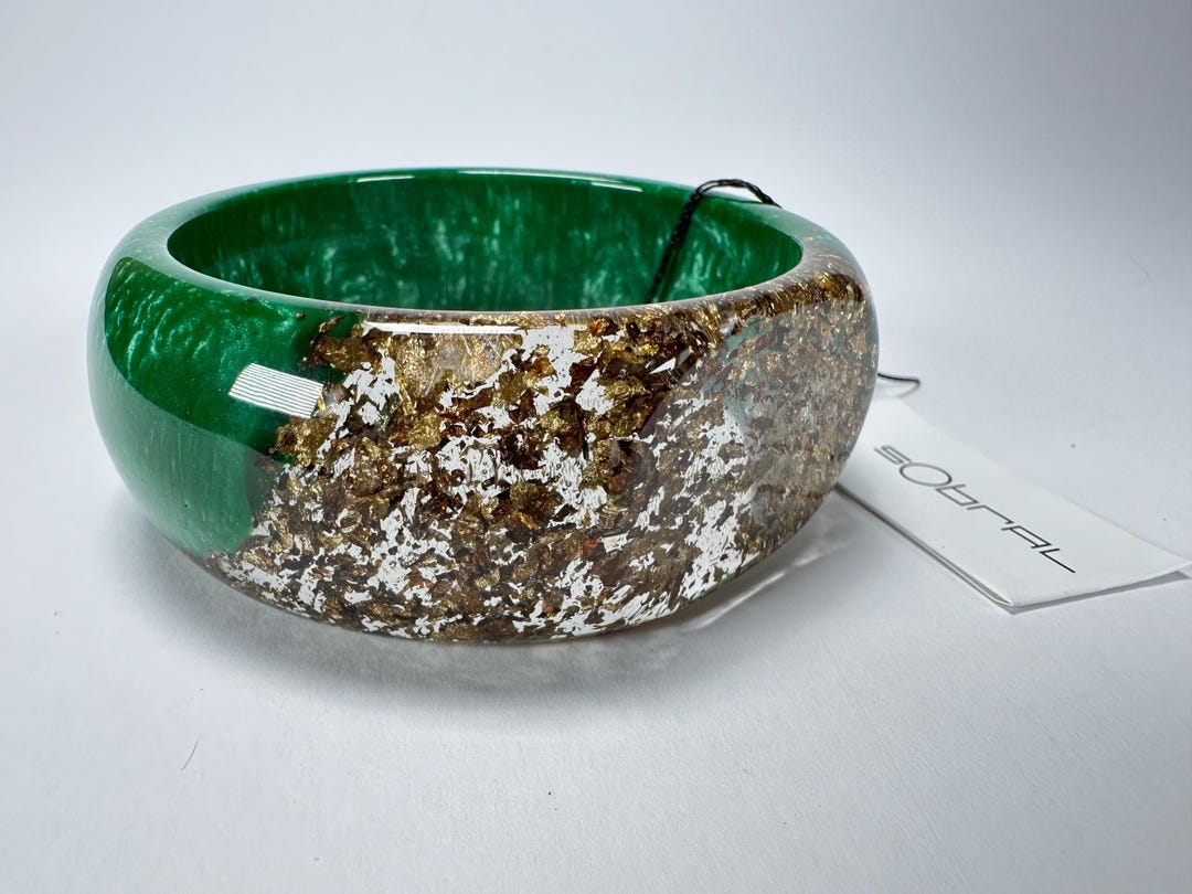 Sobral - Metalique Orlando "técnica Pb34" Green Resin Solid Bangle ...