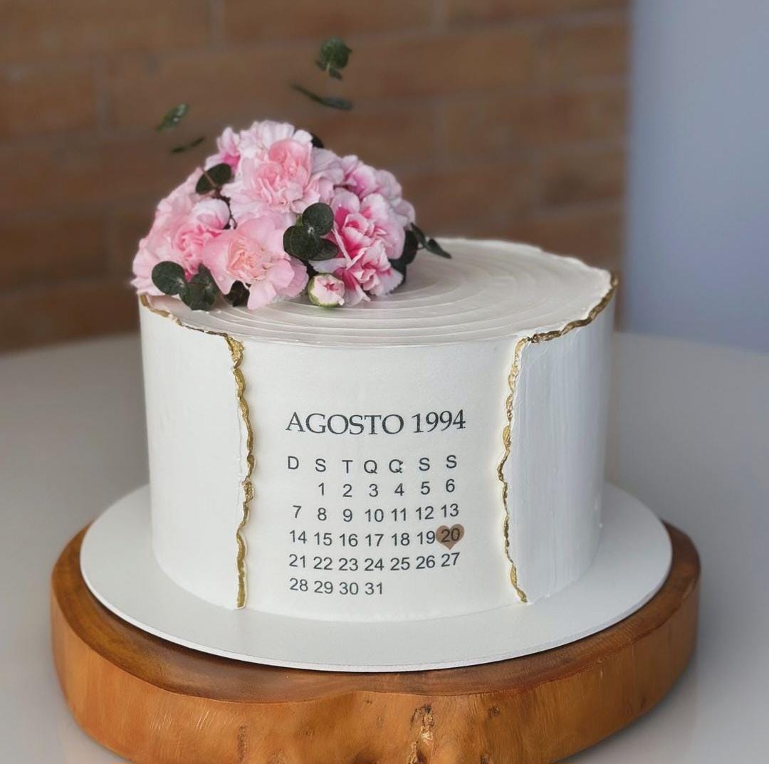 Trending Edible Cake Calendar , Personslised Text, Month, Day in Custom ...
