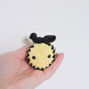 Amigurumi Mini Bee Crochet Plushie, Cute Kawai Insect Toy, Velvet Tiny ...