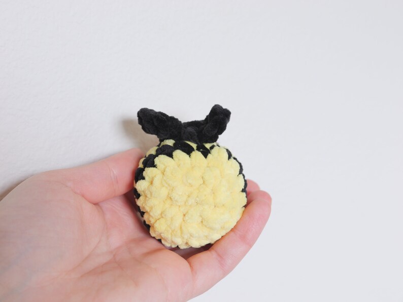 Amigurumi Mini Bee Crochet Plushie, Cute Kawai Insect Toy, Velvet Tiny ...