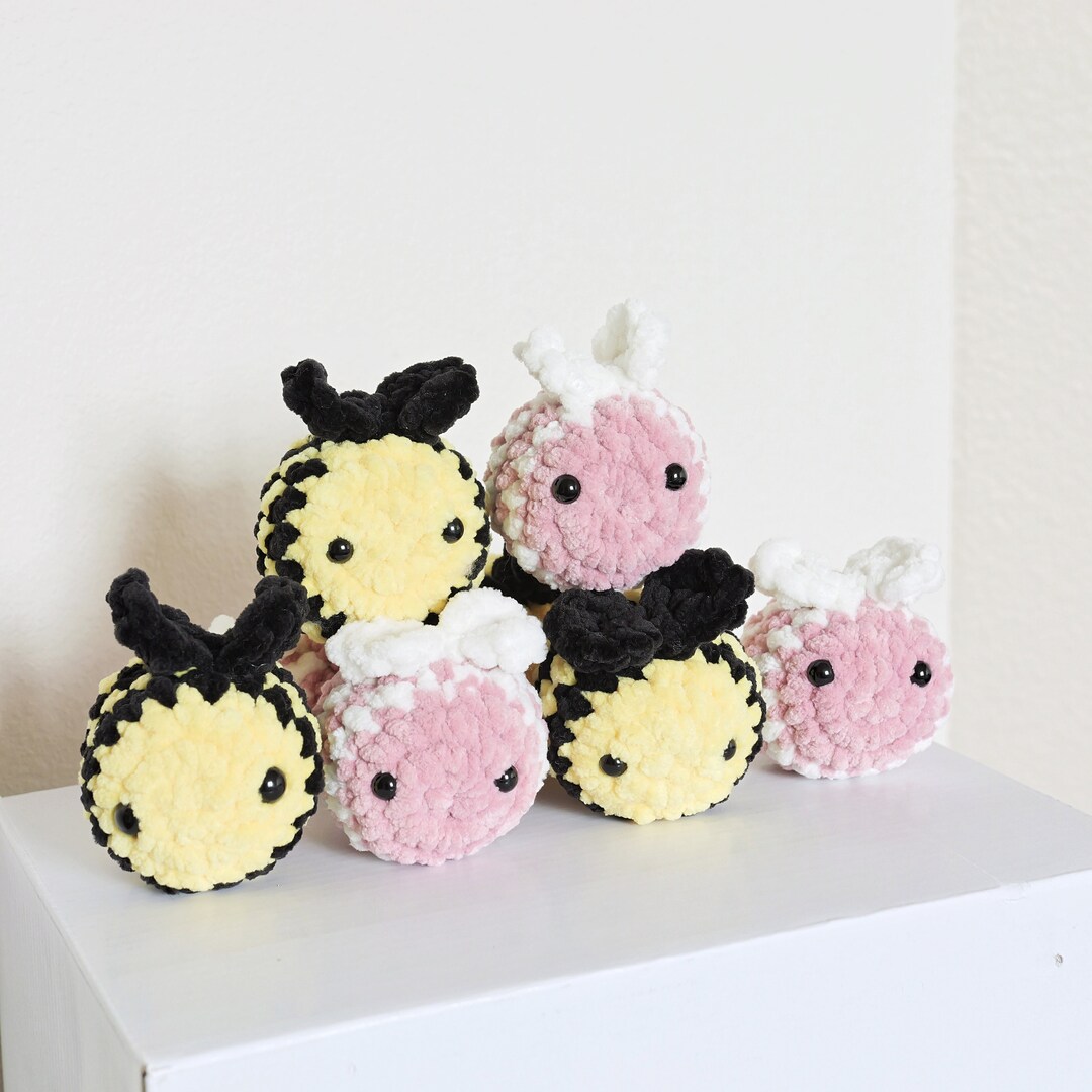 Amigurumi Mini Bee Crochet Plushie, Cute Kawai Insect Toy, Velvet Tiny ...