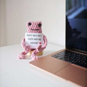 Emotional Support Frog, Crochet Frog Desk Buddy, Funny Coworker Leaving ...
