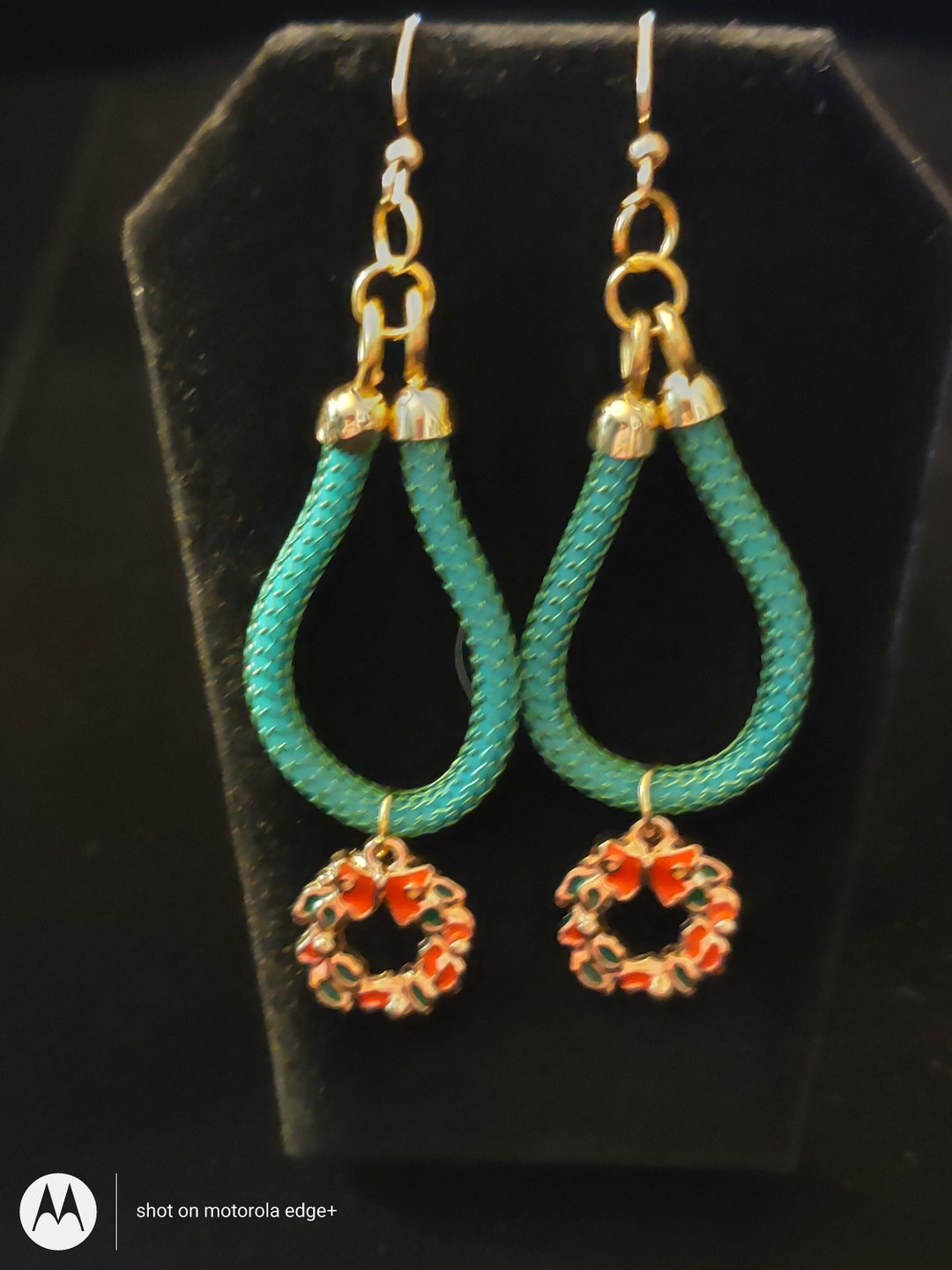 Pipe Chain Earrings W/wreath Charrm - Etsy