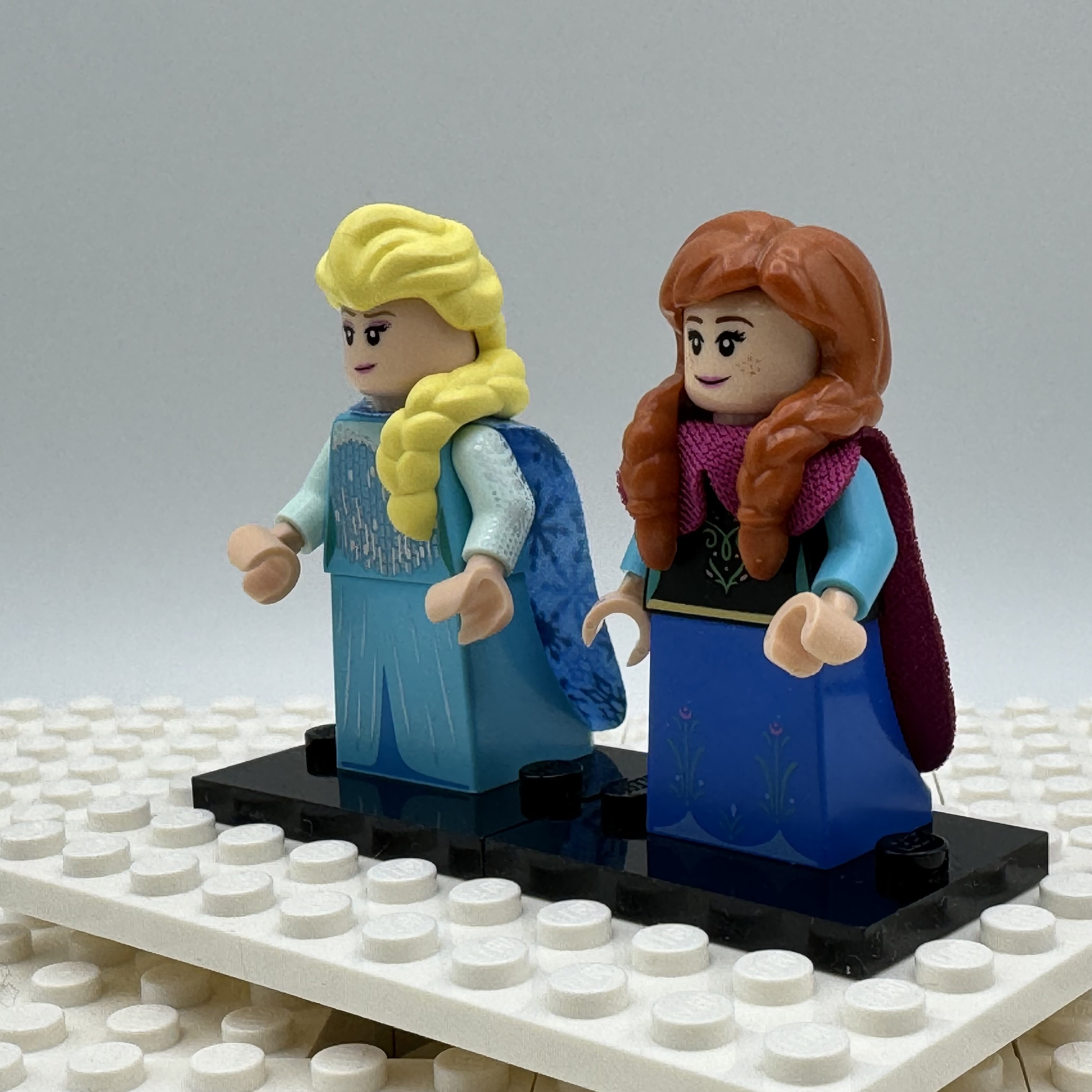 Elsa and Anna LEGO® Minifigure Pair Disney Series 2 - Etsy