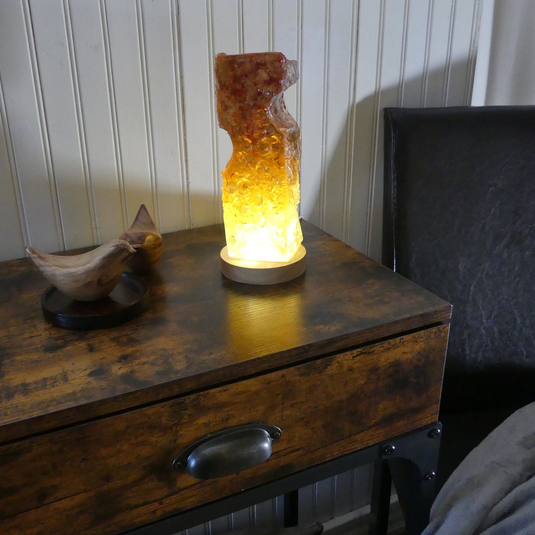 Lampe de table en résine époxy moderne et exclusive faite main, jaune ...