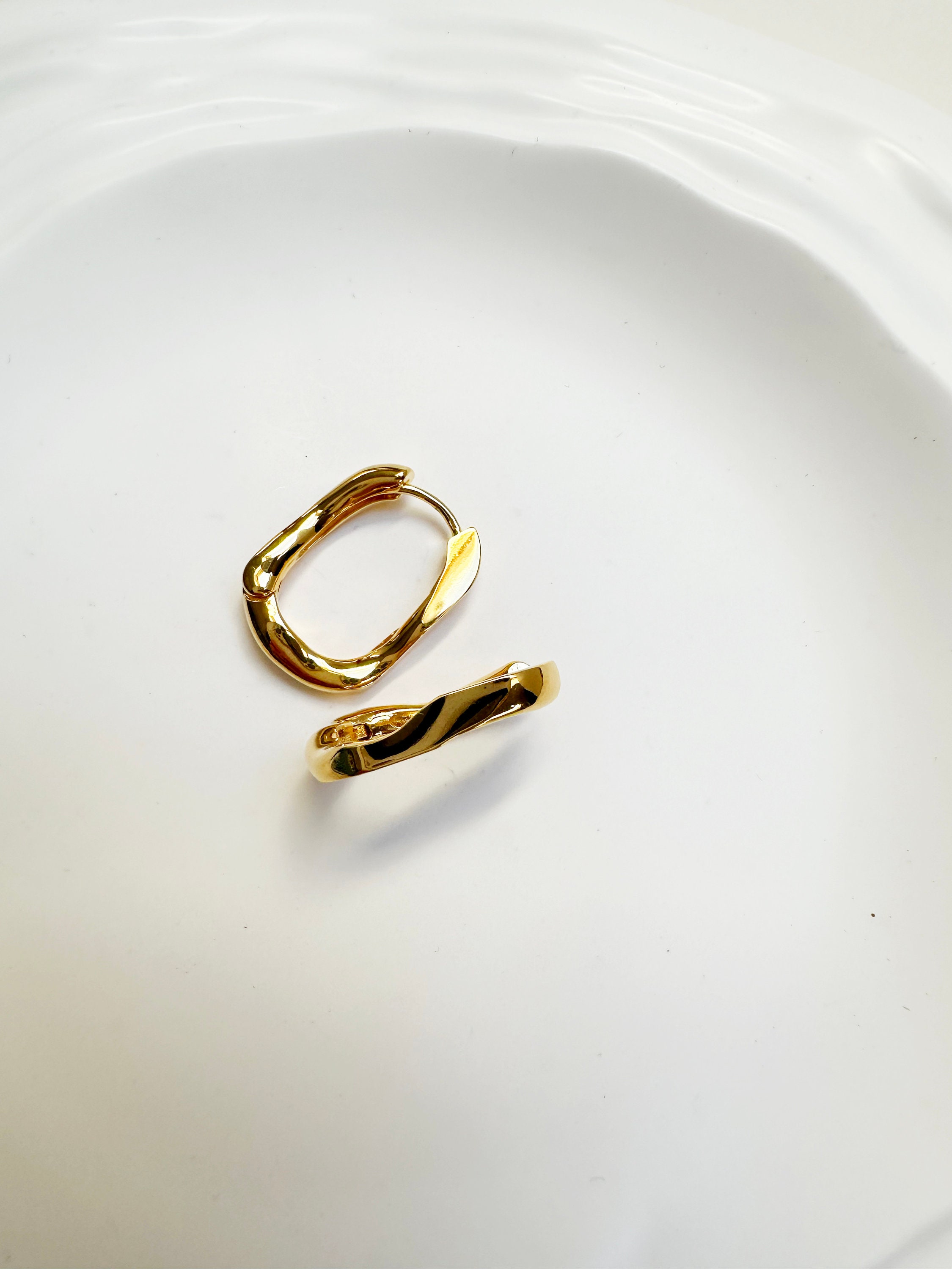 Faceted Rectangular Hoop Earring Silver Oval Huggie Hoop Earring ...