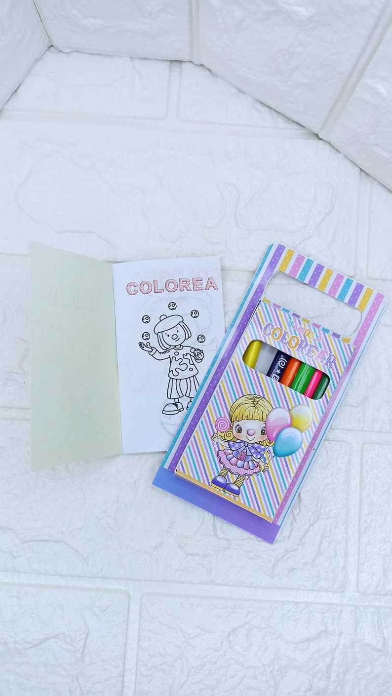 Mini Crayons Box for Coloring, Wax Color Insert, Small Box With Handle ...