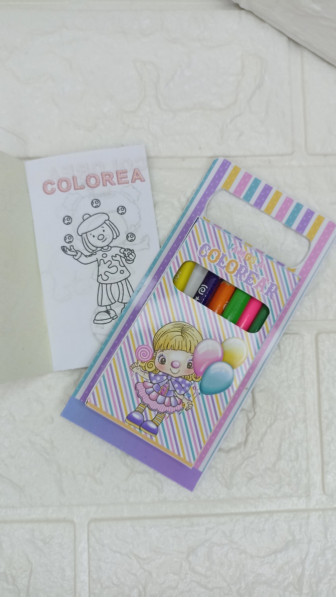 Mini Crayons Box for Coloring, Wax Color Insert, Small Box With Handle ...