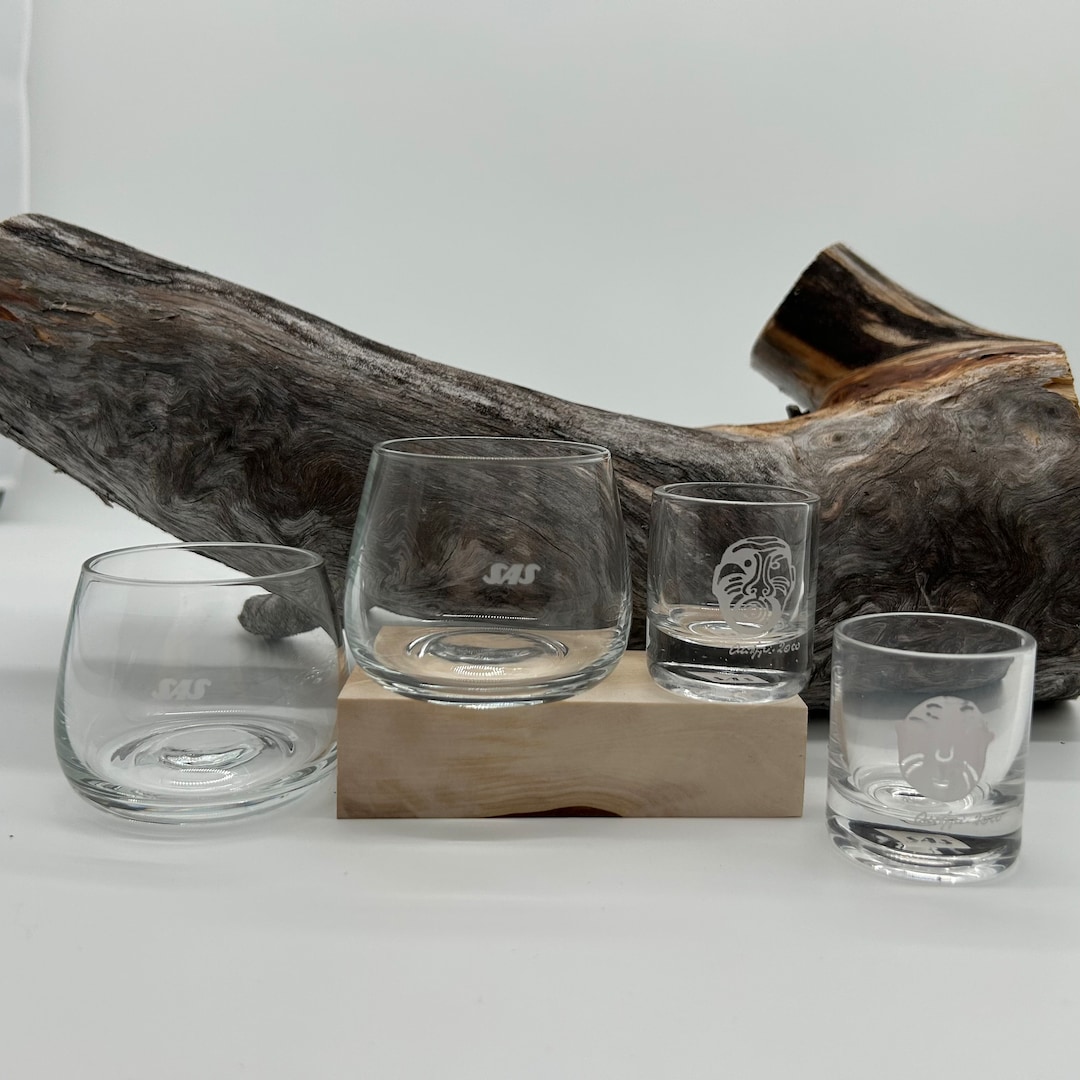 SAS Logo Glasses Set of 2 Scandinavian Airlines 2 Different Types of ...