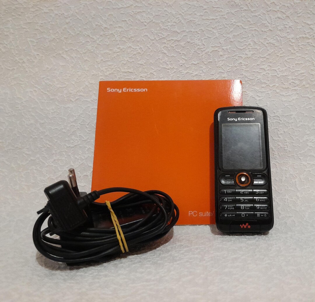 Sony Ericsson W200i Retro Walkman Phone – for Repair / Battery Needs ...