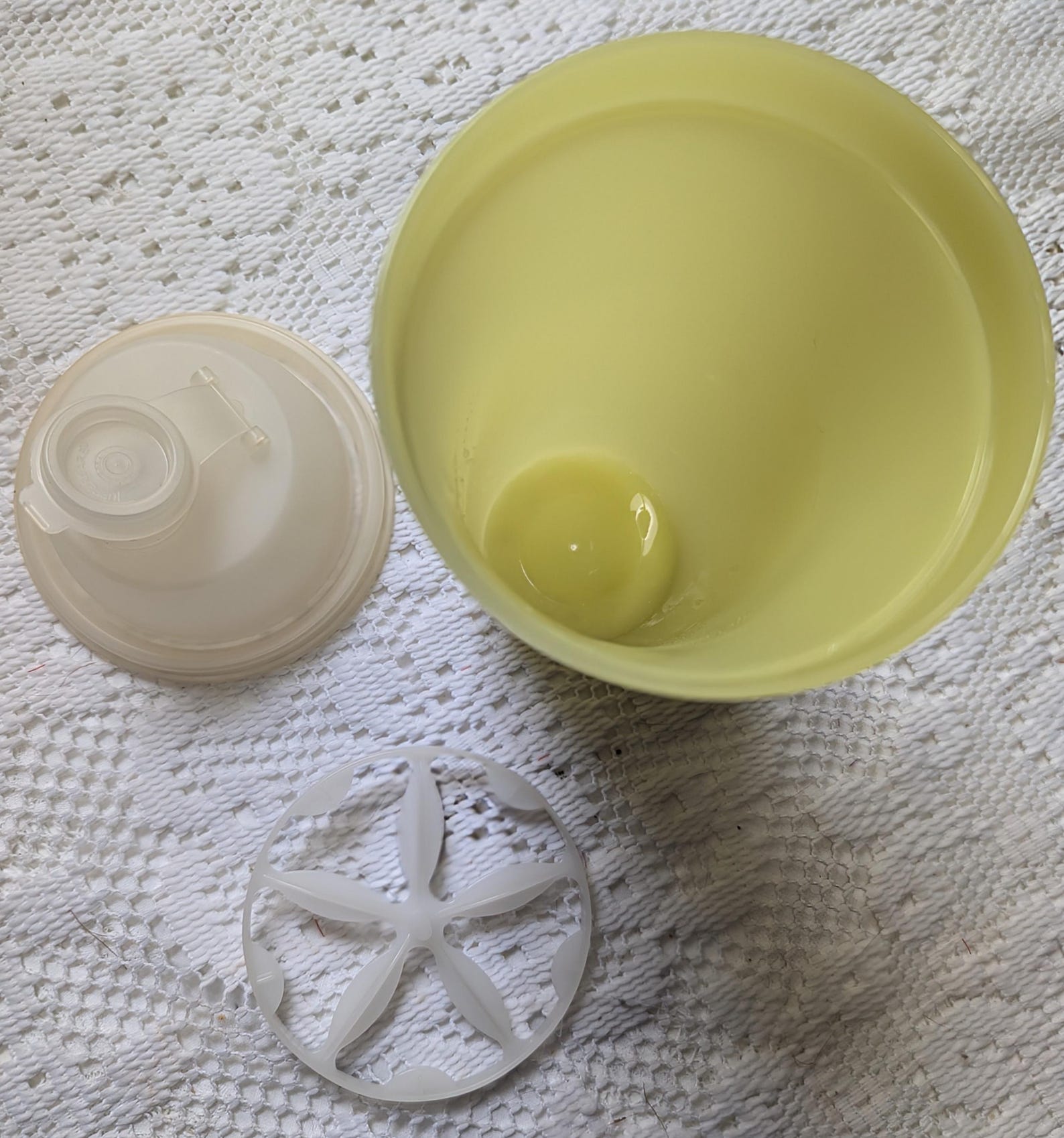 Vintage Retro Yellow Tupperware Drink/gravy Shaker - Etsy