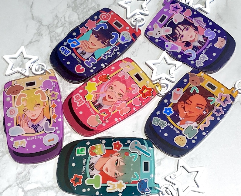 ALIEN STAGE Phone Keychains || Double Sided || Large White Star Clasp ...