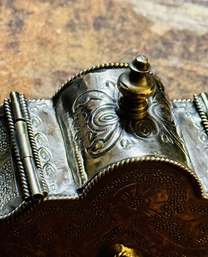 Antique Southeast Asian Silver Detailed Inlaid Betel Nut Box Made in ...