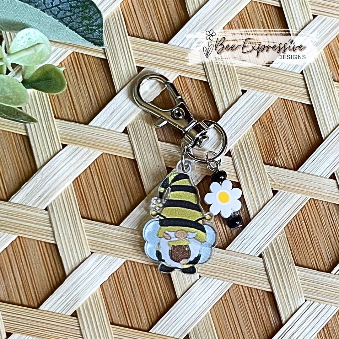 Acrylic Bumble Bee Gnome Charm Chain: White Daisy Flower Bead - Etsy