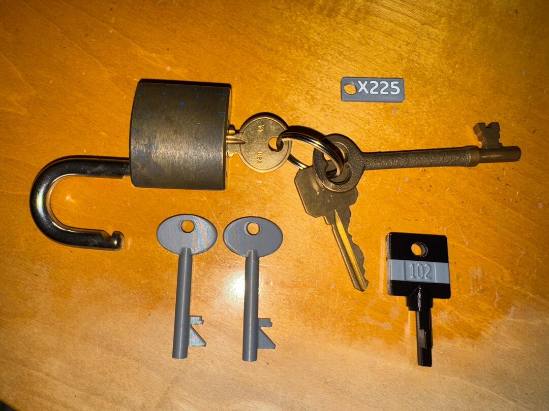 Adlake Key and Other Keys and Lock - X225 - Etsy