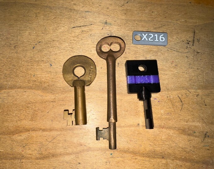 2 Vintage Lockwood MFG Skeleton Keys, Rusty Authentic Old Keys ...
