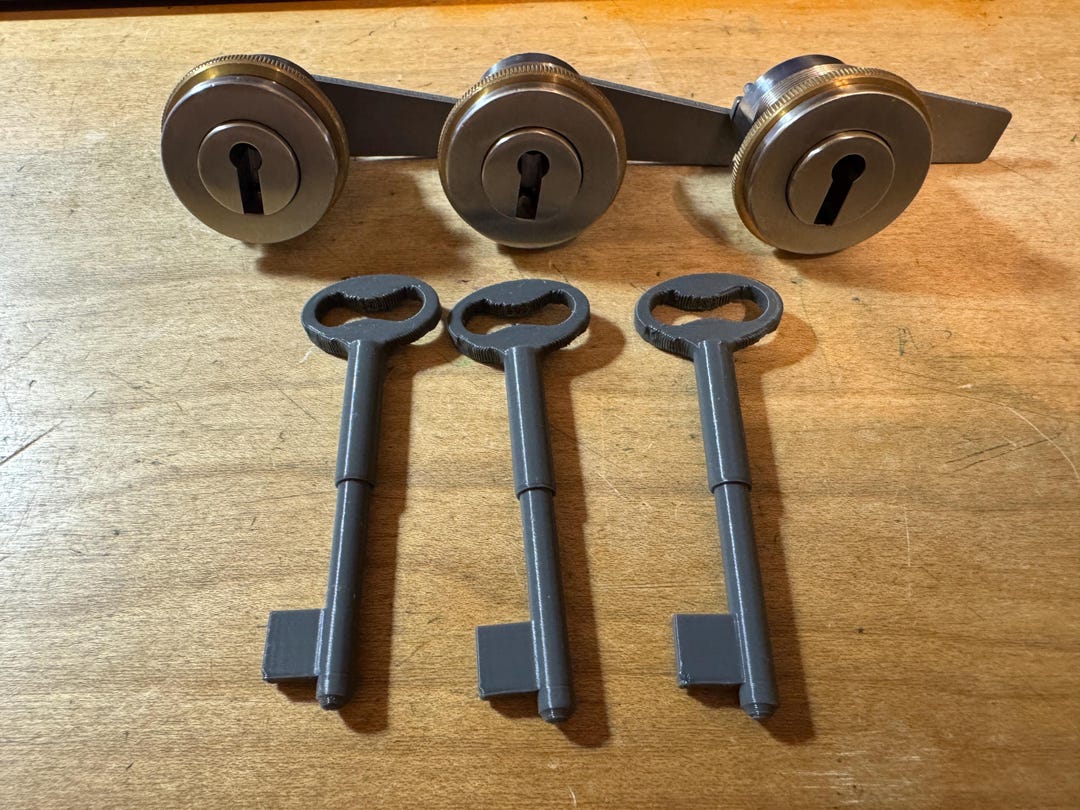 JLH Co Panel Latches - With Matching Keys - Etsy