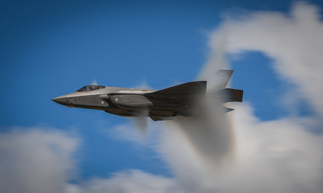 F-35 High Speed Pass 24"x36" Canvas Print - Etsy